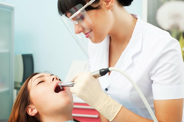 The 4 Benefits Of Teeth Whitening Services From A Dentist A Discourse